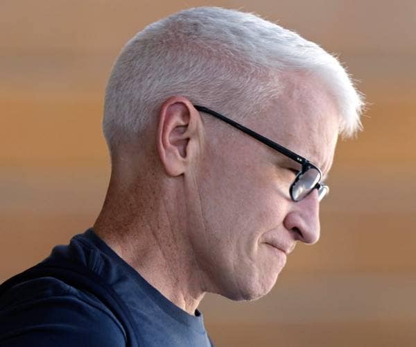 Anderson Cooper Hit in Face by Debris While Covering Hurricane | News ...